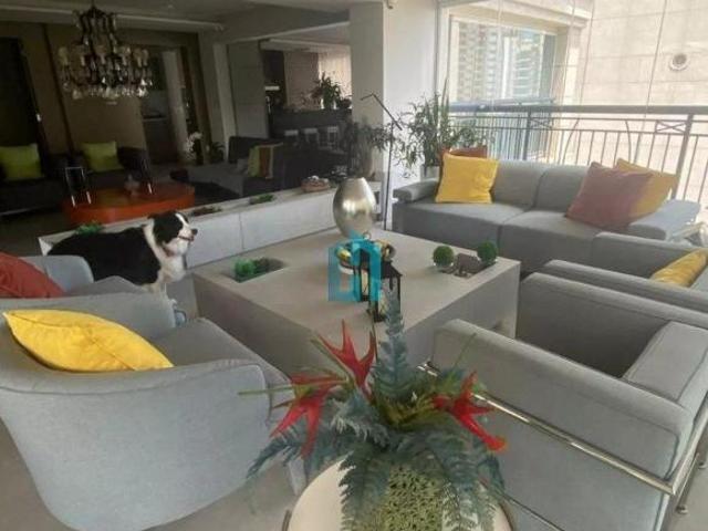 Apartamento Luxuoso em Moema, São Paulo