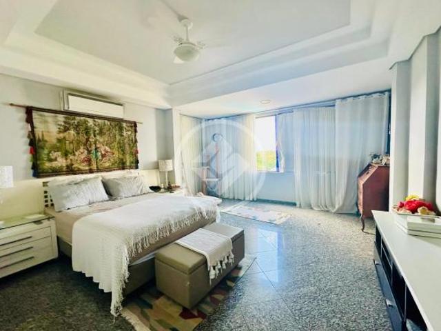 Apartamento Mãe Bonifácia com 175m2 Reformado com 3 quartos sendo uma suíte com closet