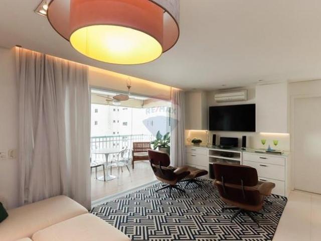 Apartamento maravilhoso,3 dormitorios 1 suite, churrasqueira na varanda em um condominio clube, na v