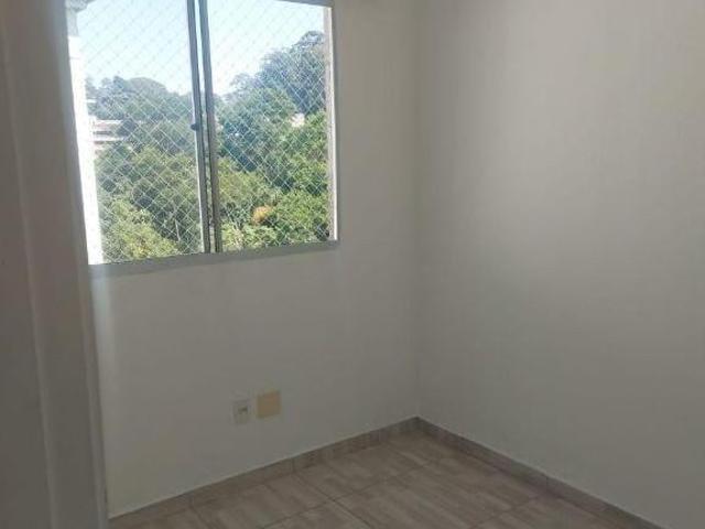 Apartamento Medio com 2 dormitorios, em bom estado de conservacao, condominio fechado, bem localizad