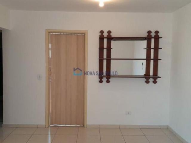 Apartamento metrô Praça da Árvore, vago, reformado, andar alto, frente, sacada, ensolarado