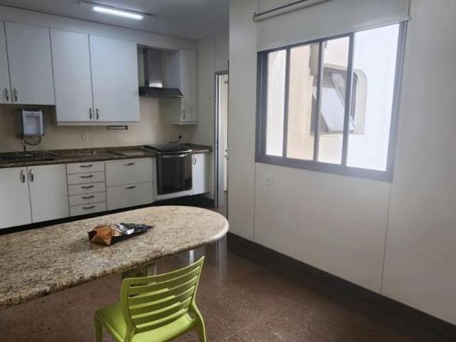 Apartamento Mooca 143m² 4 Dormitorios 01 Suite 03 banheiros Varanda Todos Ambientes Amplos e Arejado
