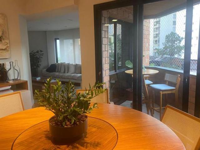 Apartamento mobiliado, 3 quartos a venda em Moema 169m²