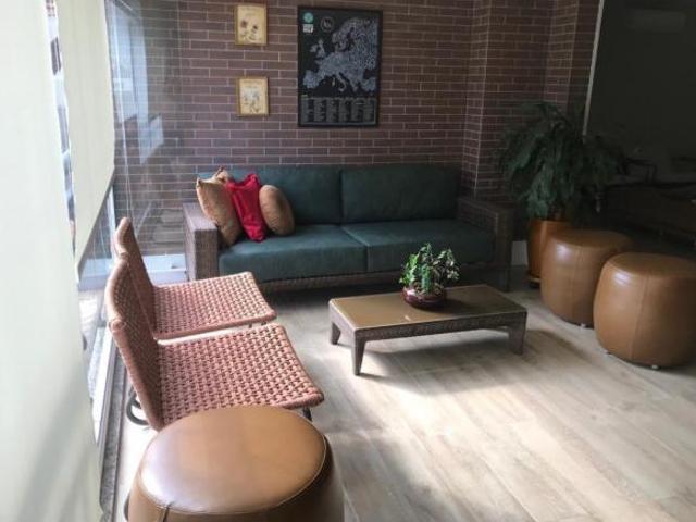 Apartamento mobiliado, 3 suítes, 3 vagas, varanda gourmet