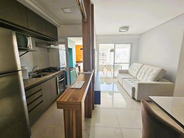 Apartamento mobiliado, 2 dormitórios 1 suíte, 1 vaga, Metrô Praça da Árvore