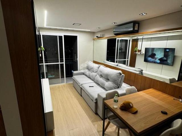 Apartamento mobiliado | 2 dormitórios | sacada com churrasqueira | 1 vaga coberta