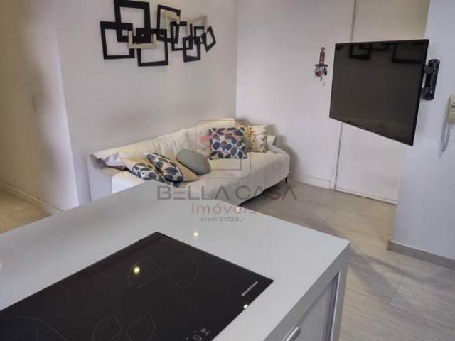 Apartamento mobiliado, 2 quartos, 1 vaga e varanda 68² Mooca a venda