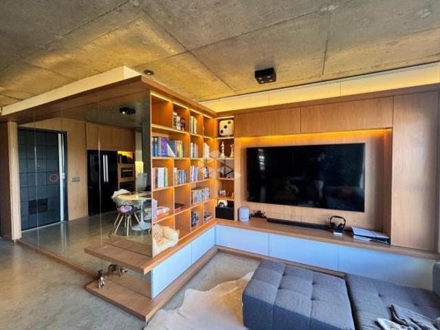 Apartamento mobiliado, 69m², 1 quarto com 2 vagas de garagem no bairro Petrópolis