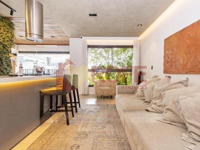 Apartamento mobiliado com duas suítes à venda, 81 m², na Vila Olímpia, em frente ao Insper