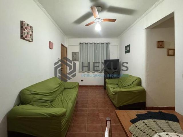 Apartamento mobiliado com despesas baixas a duas quadras da Praia das Pitangueir