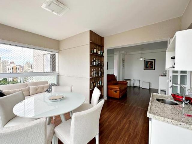 Apartamento mobiliado com linda vista e 1 vaga de garagem