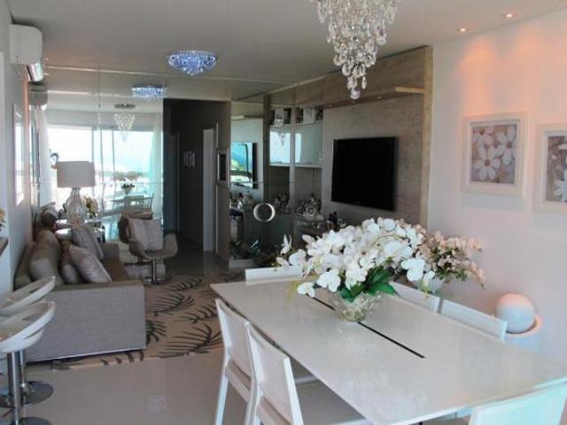 Apartamento mobiliado com piscina e varanda gourmet na Enseada, Gua