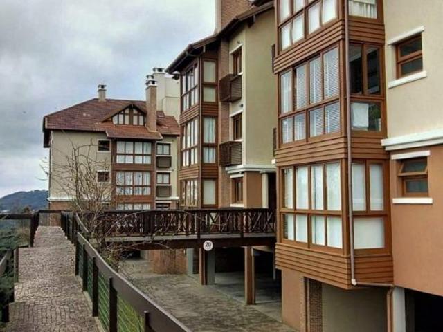 APARTAMENTO MOBILIADO, COM PISCINA EM GRAMADO