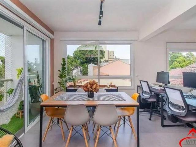 Apartamento mobiliado com sacada e vaga na Vila Ipiranga