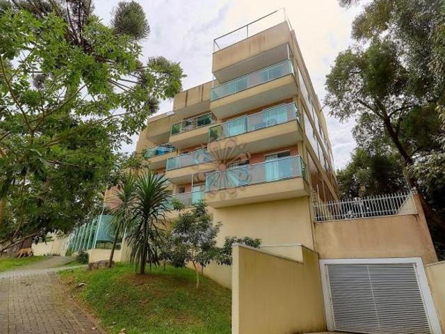 Apartamento mobiliado com sacada e vista para área