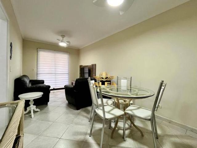 Apartamento mobiliado com sacada e 2 vagas a 1 quadra da Praia das Pitangueiras – Alfa Imóveis Guaru