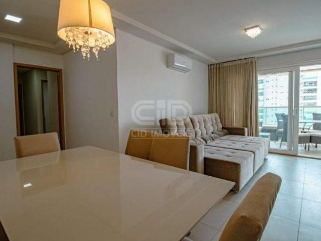 Apartamento mobiliado com três quartos no Condomínio Brasil Beach
