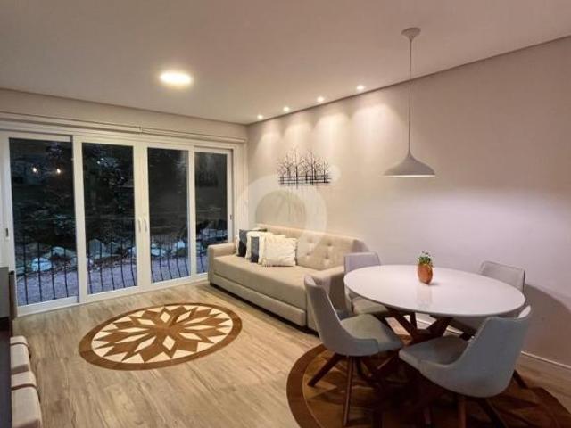 Apartamento mobiliado com uma suíte em Gramado