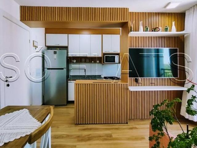 Apartamento mobiliado com varanda e vaga em Interlagos, pronto para morar