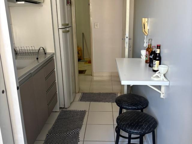 Apartamento Mobiliado com Varanda e Ar Condicionado