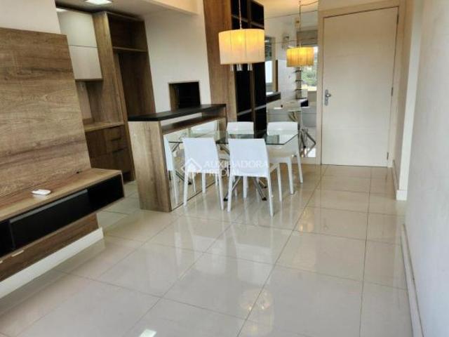 Apartamento mobiliado com vista aberta, vaga e elevador