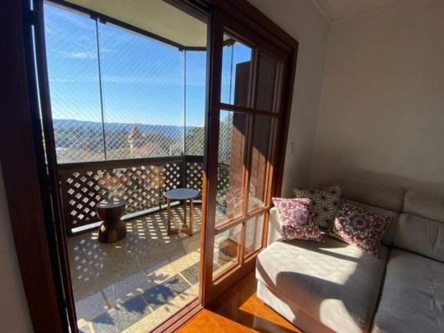 APARTAMENTO MOBILIADO COM VISTA EM GRAMADO