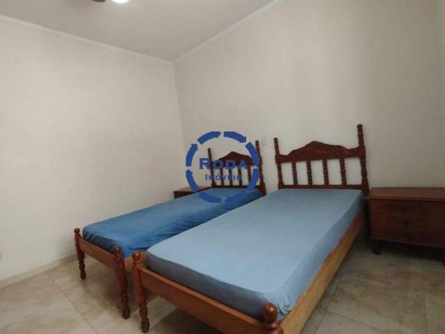 Apartamento mobiliado com vista lateral para o mar no Embaré