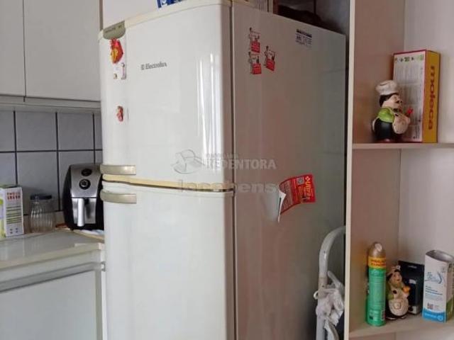 Apartamento mobiliado com 02 quartos no bairro São Judas Tadeu