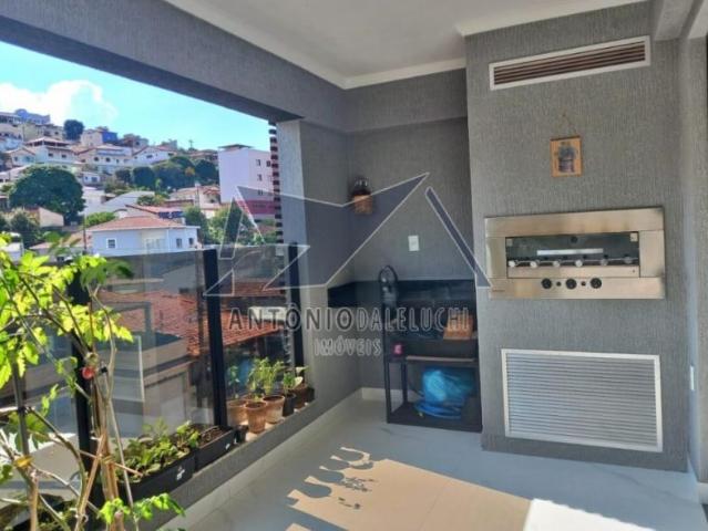 Apartamento Mobiliado com 02 Suítes e Varanda Gourmet – Próximo ao Centro