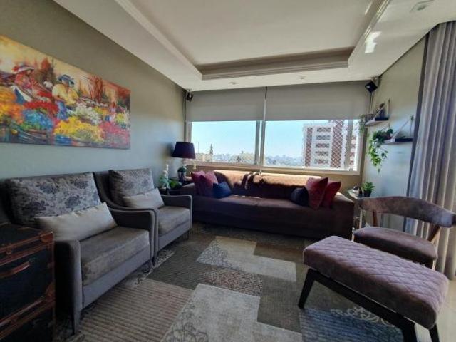 Apartamento mobiliado com 03 dormiórios, transformado em 02 e 02 vagas de garagem
