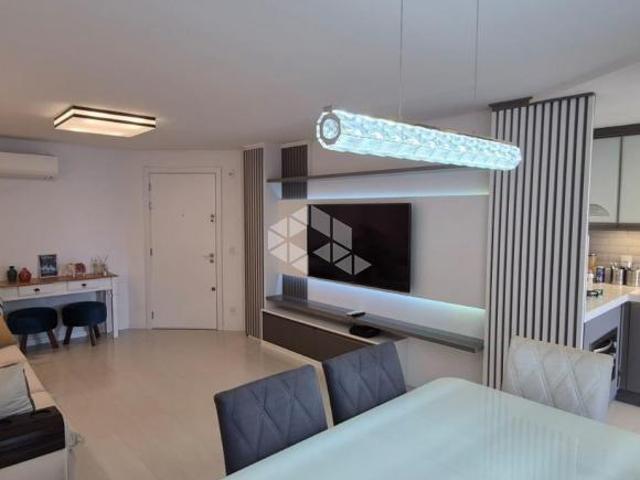 Apartamento mobiliado com 03 dormitórios e 04 vagas de garagem no bairro Panazzolo em Caxias do Sul