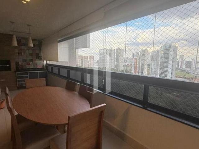 Apartamento mobiliado com 149 m², 3 suítes e vista definitiva para o Parque F.