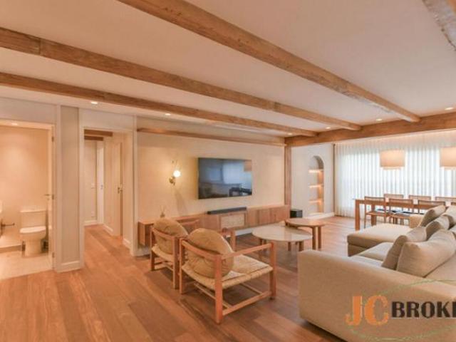 Apartamento mobiliado com 149m² de área útil, 3 suítes, 2 vagas