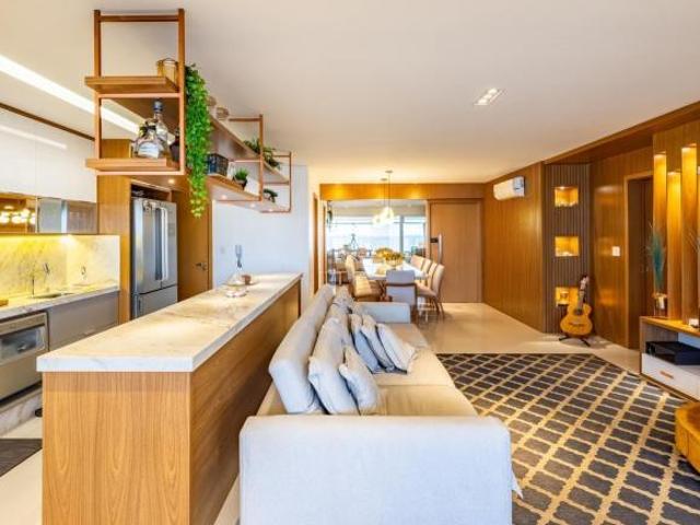 Apartamento mobiliado com 154 m², 3 suítes e 3 vagas no Persona Bueno