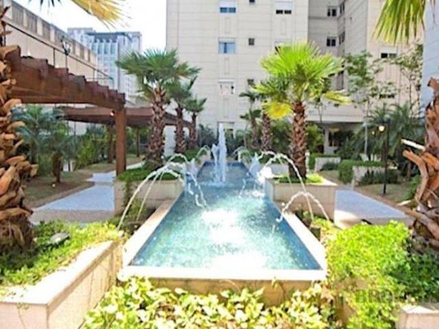 Apartamento Mobiliado, com 156 m² de área útil, 3 dormitórios, sendo 3 suítes, 2 vagas