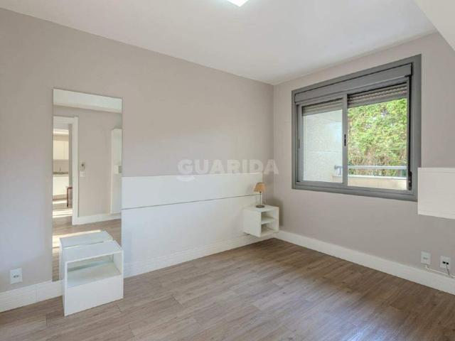 Apartamento mobiliado com 1 dormitório e 1 vaga no bairro Petrópolis COD: 25557
