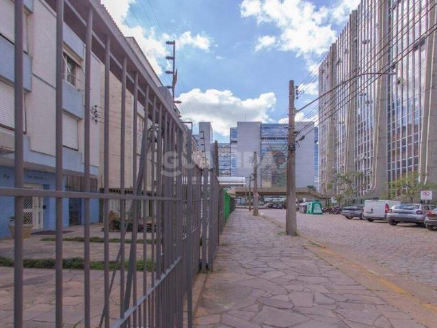 Apartamento mobiliado com 1 dormitório no bairro Praia de Belas COD: 23039