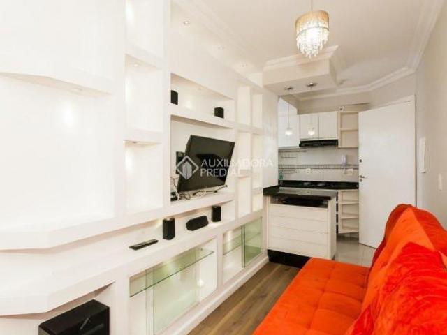Apartamento mobiliado com 1 quarto e 1 vaga no Portão | Praticidade e excelente localização