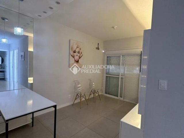 Apartamento mobiliado com 2 dormitórios