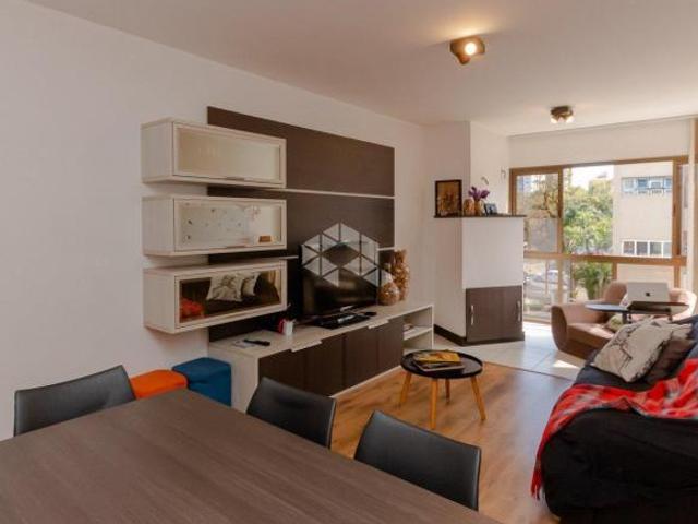 Apartamento MOBILIADO com 2 dormitórios e 2 vagas Petrópolis