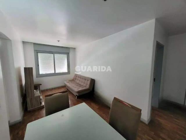 Apartamento mobiliado com 2 dormitórios no bairro Menino Deus COD: 22422