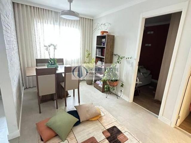 Apartamento mobiliado com 2 dormitórios na Vila Ema