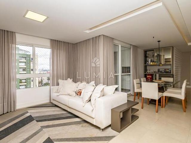 Apartamento mobiliado com 2 suítes à venda