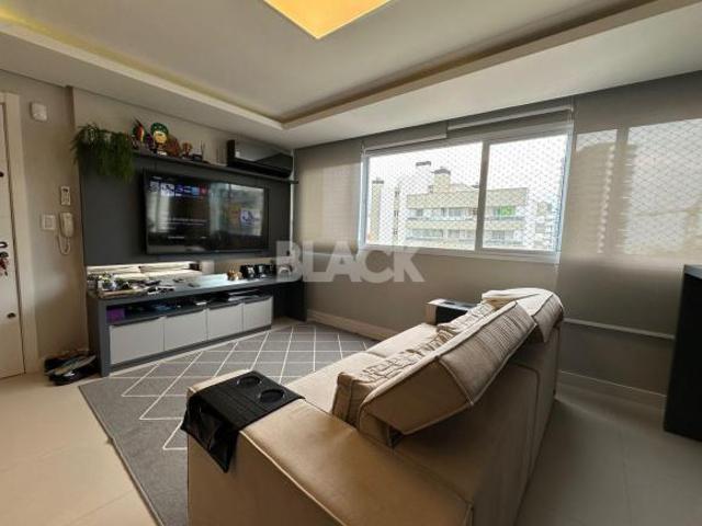 Apartamento mobiliado com 2 suítes à venda no Predial em Torres RS