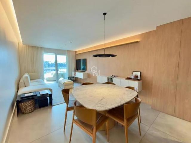 Apartamento mobiliado com 2 suítes + lavabo