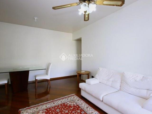 Apartamento mobiliado com 2 quartos e vaga, no Bairro Santana