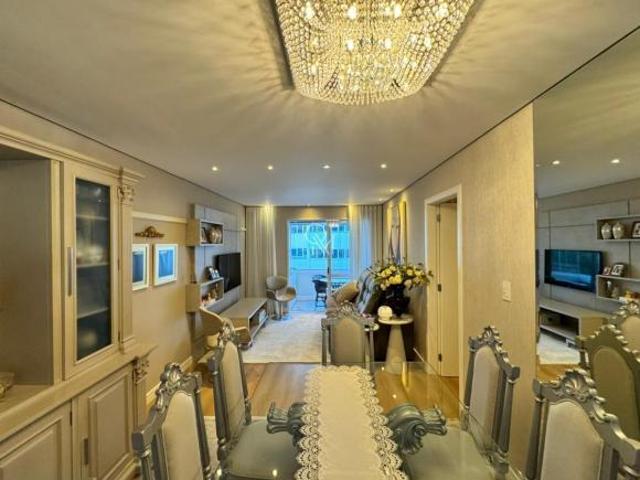Apartamento mobiliado com 2 quartos e 3 vagas no Rio Branco