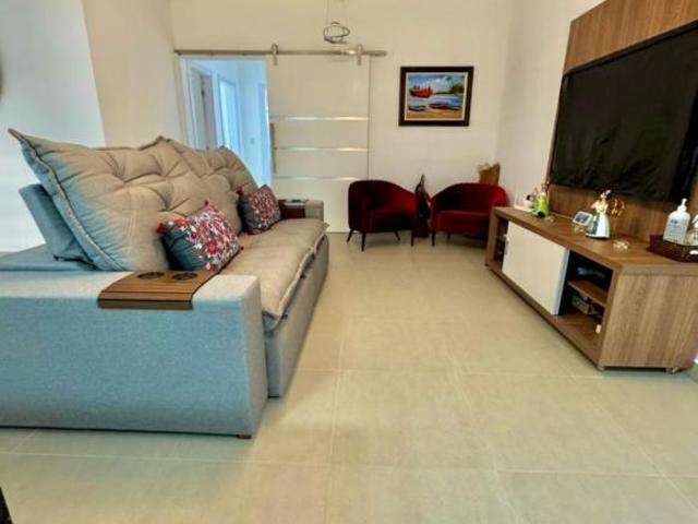 APARTAMENTO MOBILIADO COM 3 DORMITÓRIOS NO CENTRO