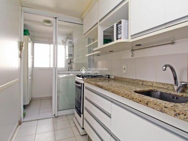 Apartamento mobiliado com 3 dormitórios sendo 1 suíte