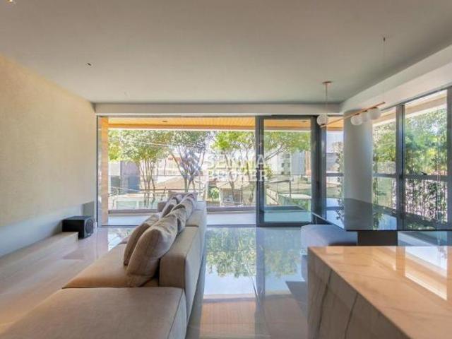 Apartamento mobiliado com 3 Suítes 3 Vagas de garagem e 152 m² à venda em Água Verde